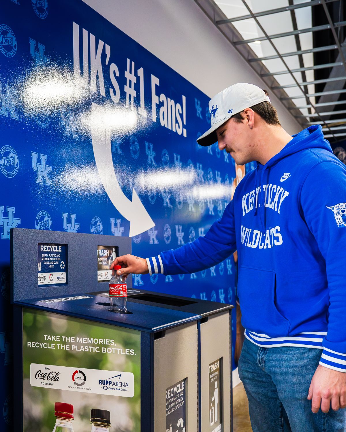 Kentucky Wildcats Fans Go Green at Rupp Arena - Coca-Cola Consolidated